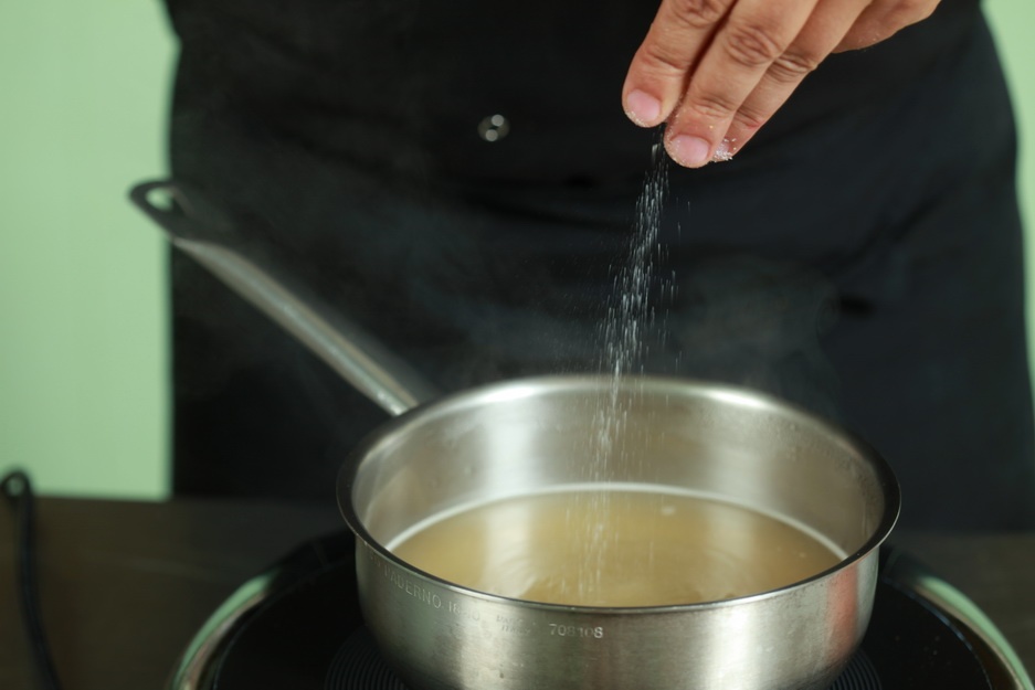 How to poach – Deep poaching as a basic cooking method | Yiannis Lucacos How to poach – Deep poaching as a basic cooking method | Yiannis Lucacos